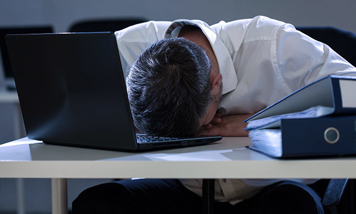 Workplace Depression: Symptoms, Triggers & Tips to Deal